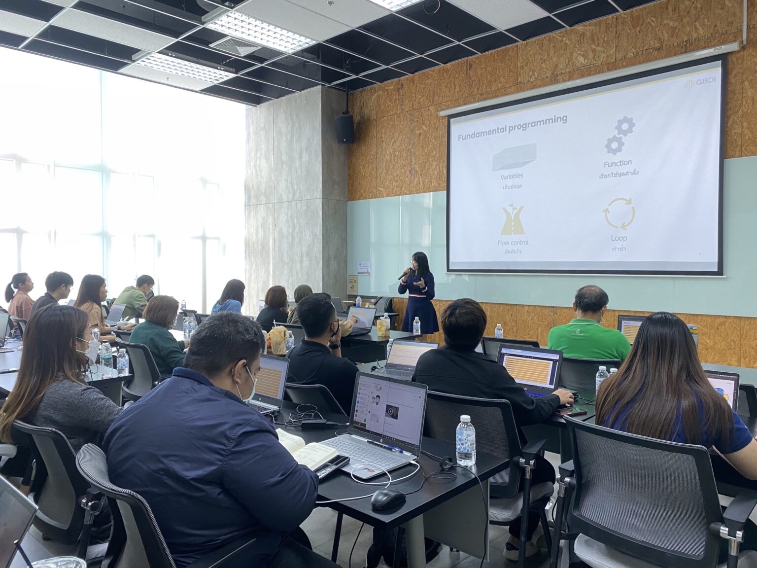 อบรมหลักสูตรพื้นฐานทางด้านวิทยาศาสตร์ข้อมูลและการเรียนรู้เครื่องมือ (Hands on Data Science and ...