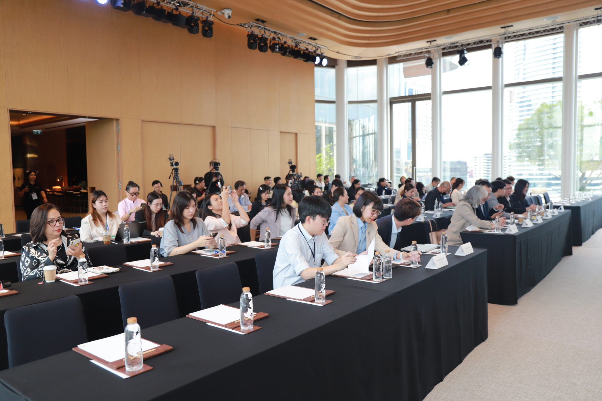 BDI เสริมแกร่ง SMEs ไทยต่อเนื่อง เปิดเวที "connect-the-dots #2: DATA-DRIVEN SUSTAINABILITY" โชว์ ...